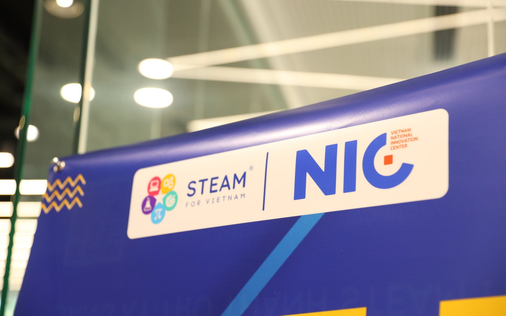 Thư viện công nghệ và trung tâm học tập STEAM